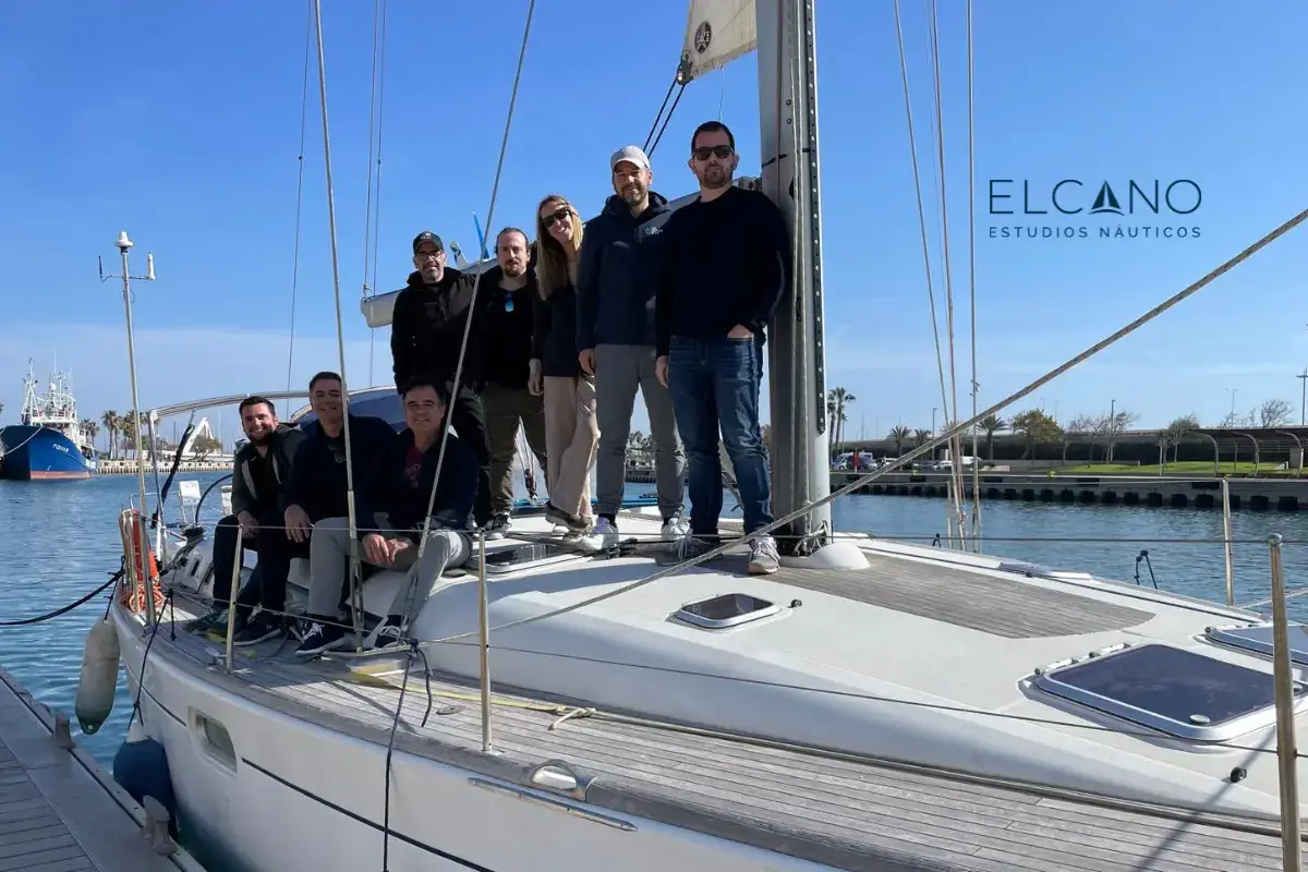 Carnet de Patrón de Barco en 2026: Obtén tu título PER o PNB - Elcano